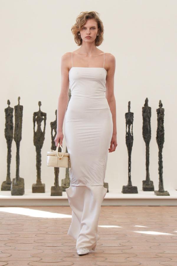 Jacquemus Spring 2024 Les Sculptures collection - Fashionela