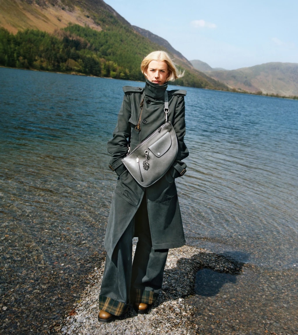 Burberry presents the Winter 2024 advertising campaign - Fashionela