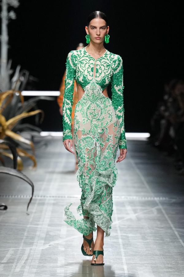 Etro Spring 2025 Women’s collection by Marco De Vincenzo - Fashionela